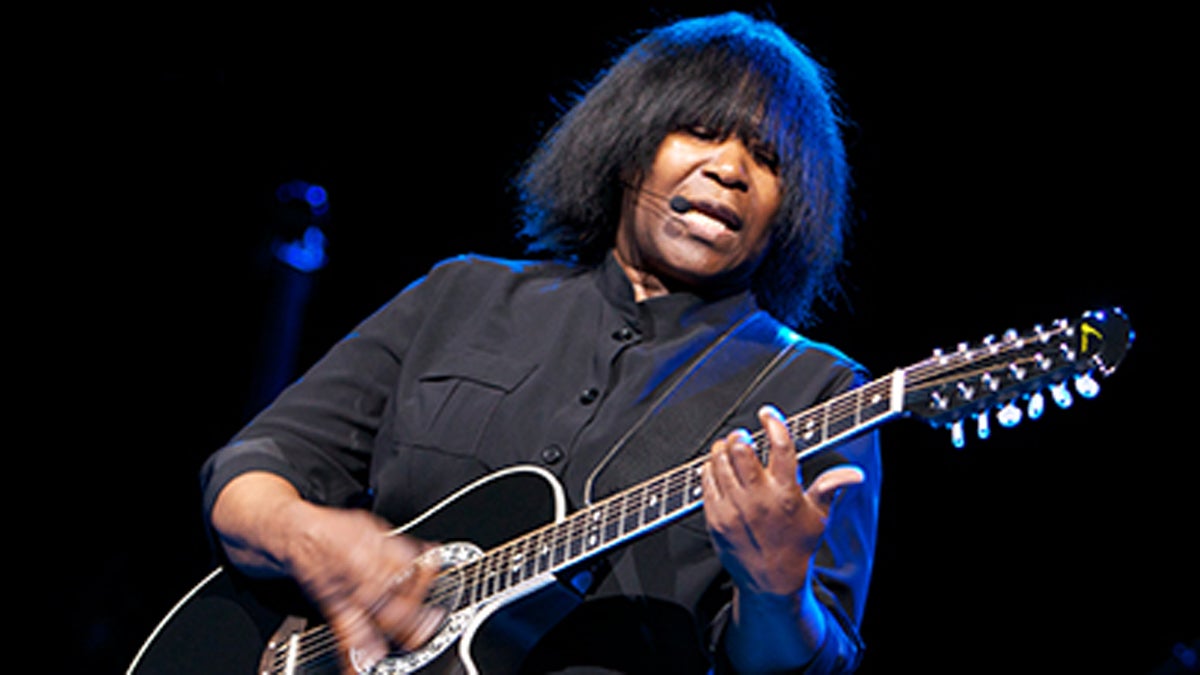 Joan Armatrading brings farewell tour to Collingswood on April 18 - WHYY