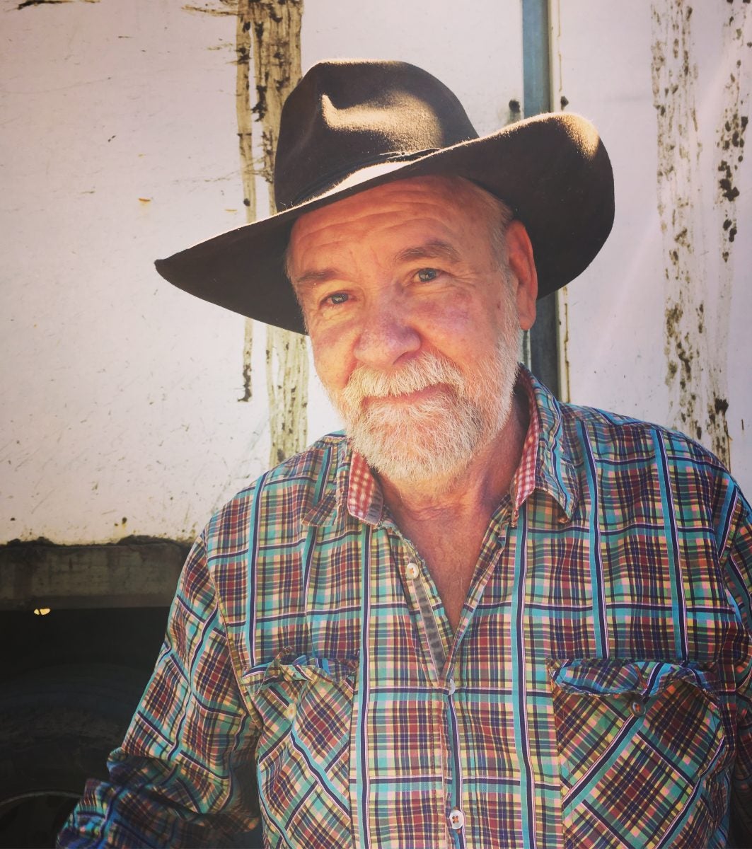 As bushfire approached, this Australian rancher fought fire with fire ...