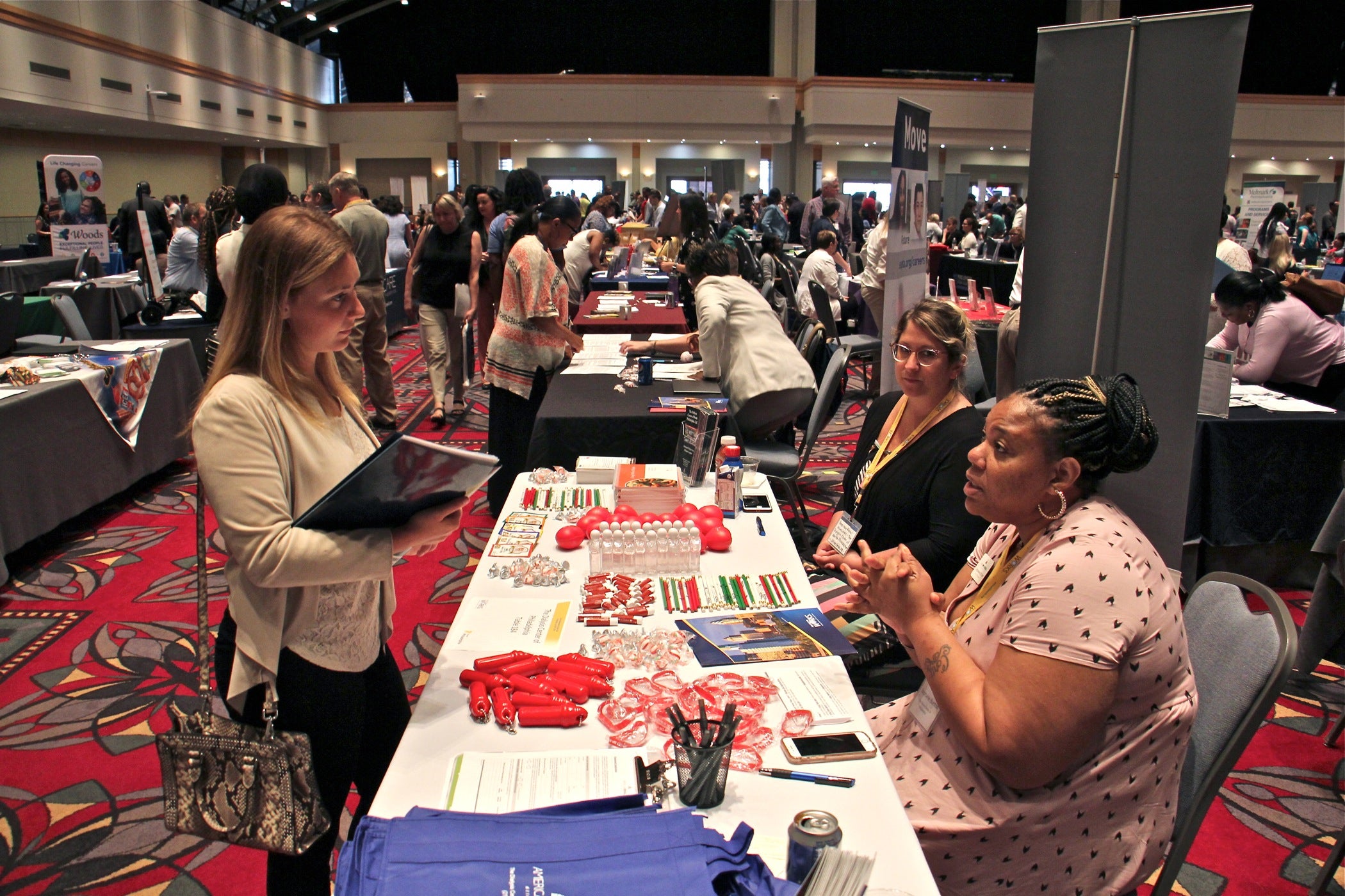 Hahnemann non-nursing union workers worry over big pay cuts — WHYY