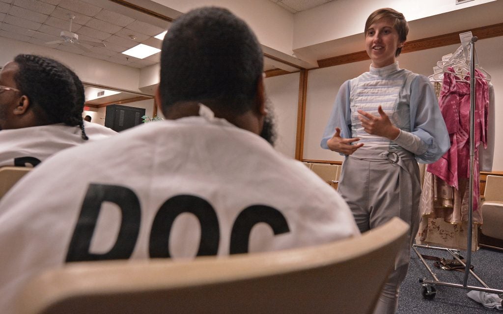 Delaware Shakespeare performs for Wilmington prison - WHYY