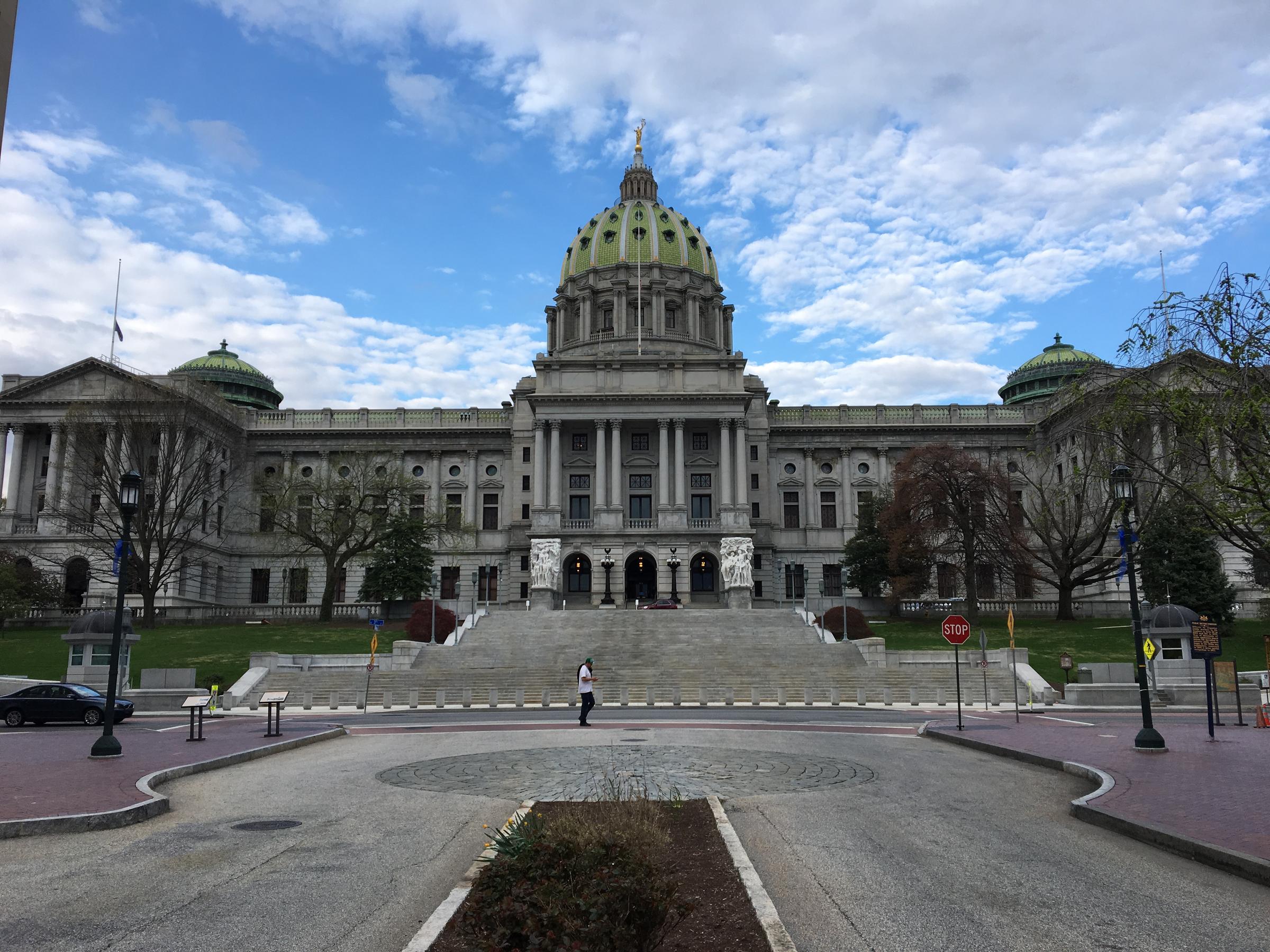 Deadlines loom as Pa. House takes step toward new district maps - WHYY