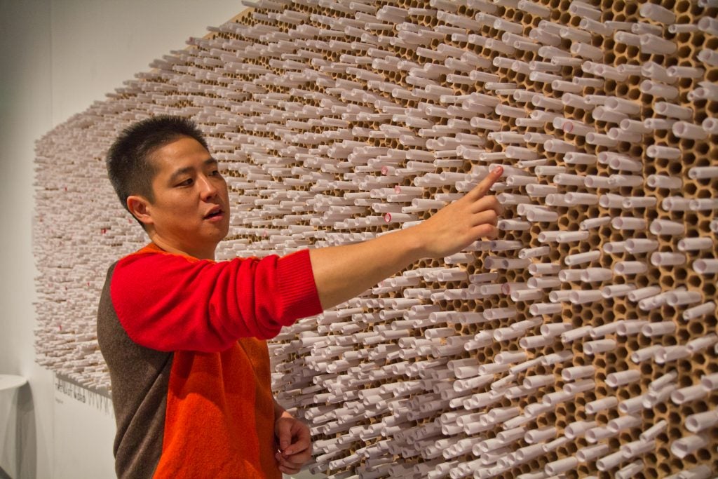 Wonderspaces offers new way to see new art - WHYY