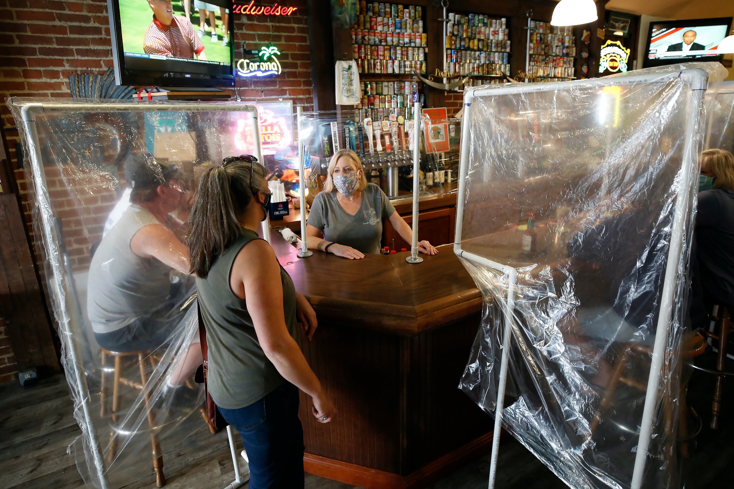 Closing bars to stop coronavirus spread is backed by science - WHYY
