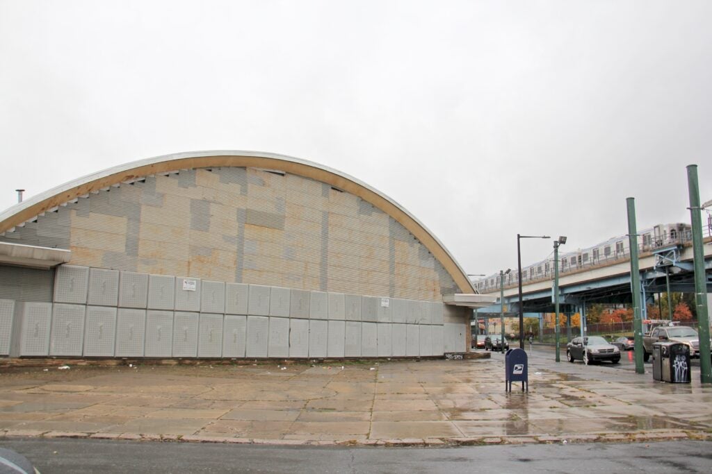 Historical Commission approves plan to demolish Penn Fruit building - WHYY