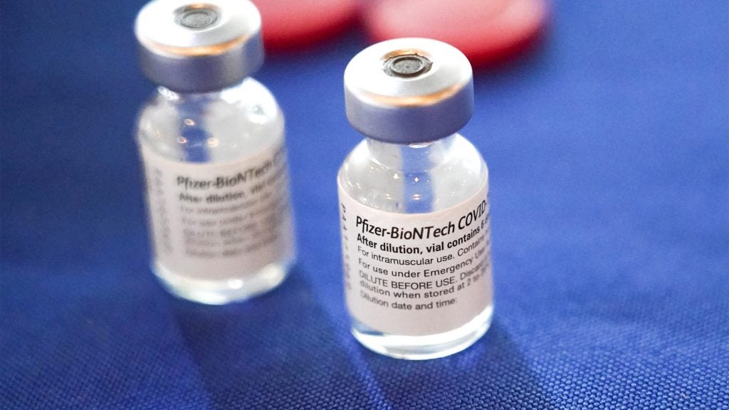 FDA says Pfizer COVID vaccine looks effective for young kids - WHYY
