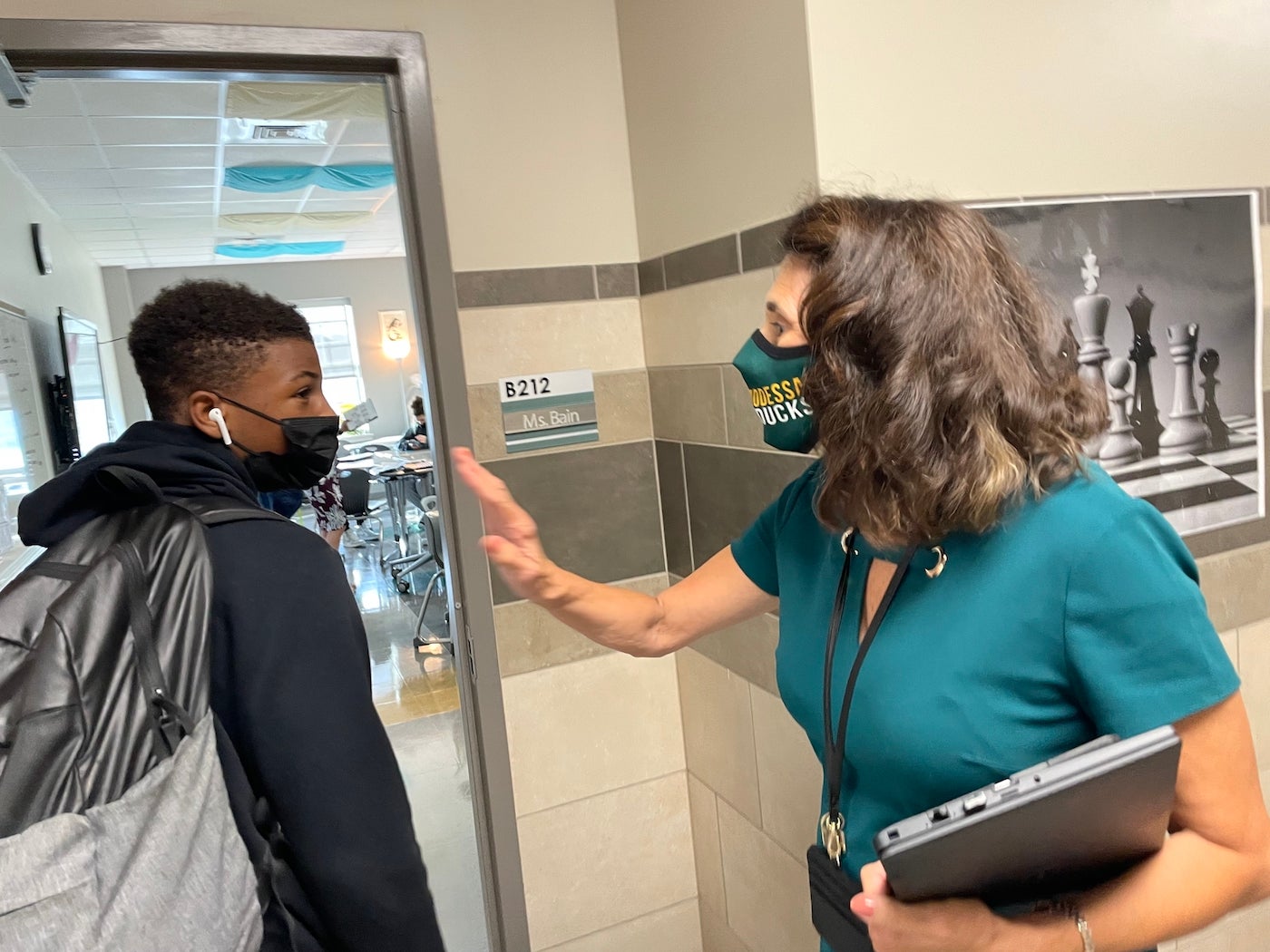 Delaware students say mandated masks are worth the hassle - WHYY