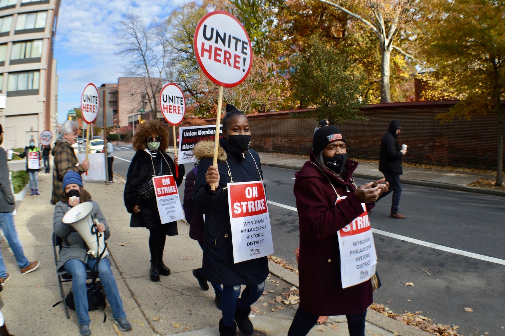 Wyndham Philadelphia service workers go on strike - WHYY
