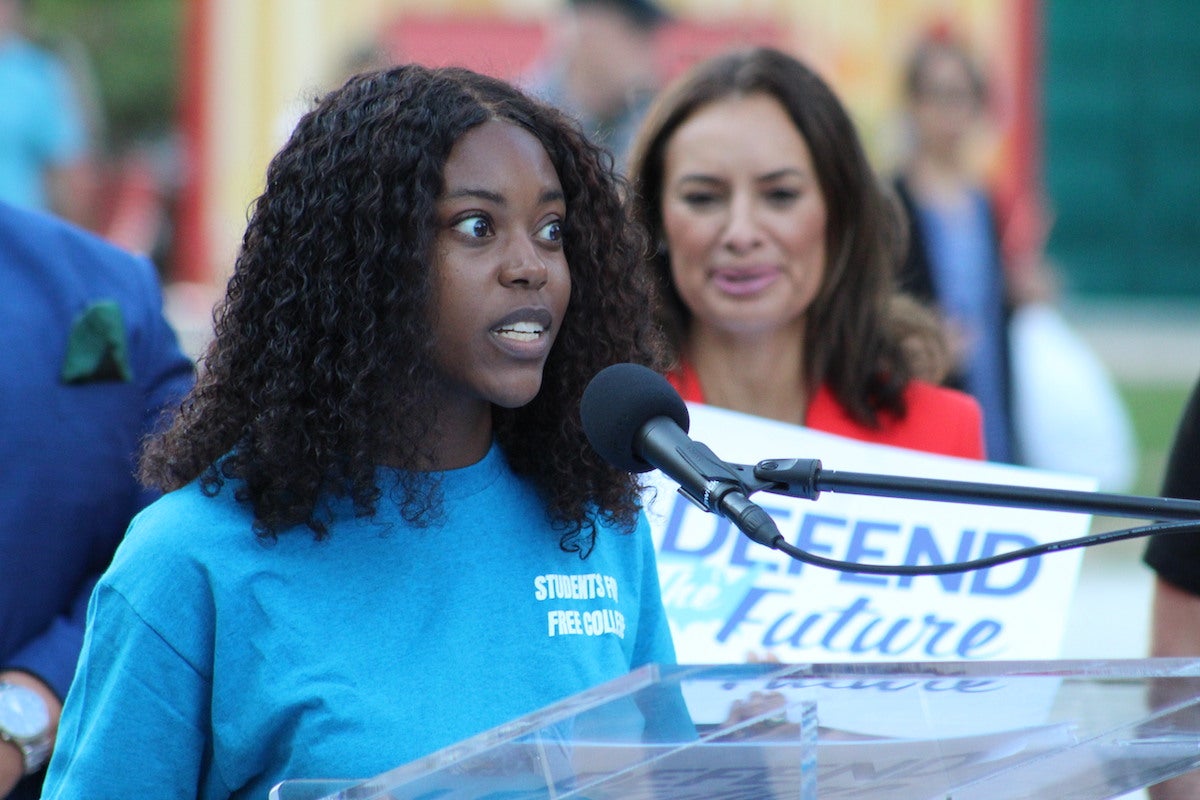 ‘Defend The Future’ voting campaign makes a stop in Philadelphia - WHYY
