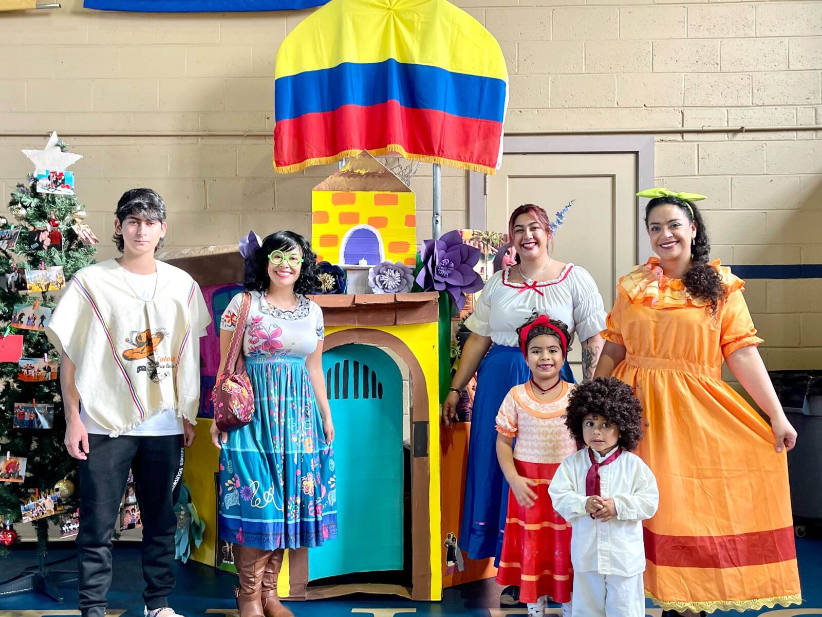 Christmas festival works to preserve traditional Latin American ...