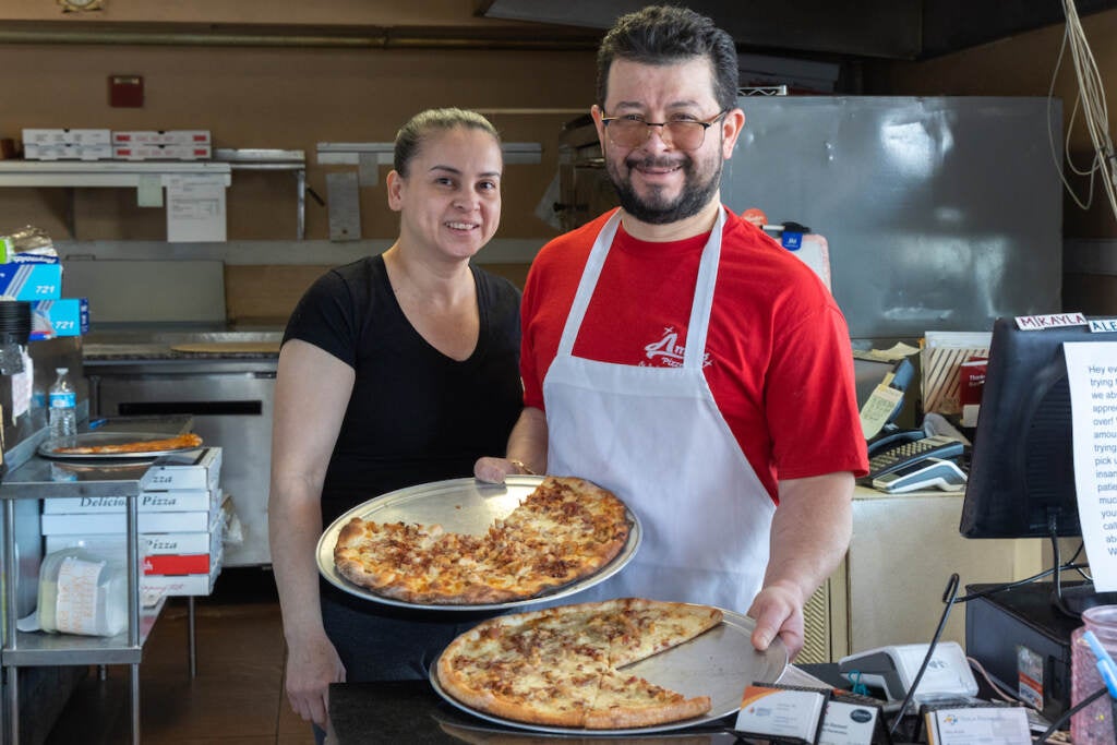 Community supports Amy's Pizzeria after video of racist attack - WHYY