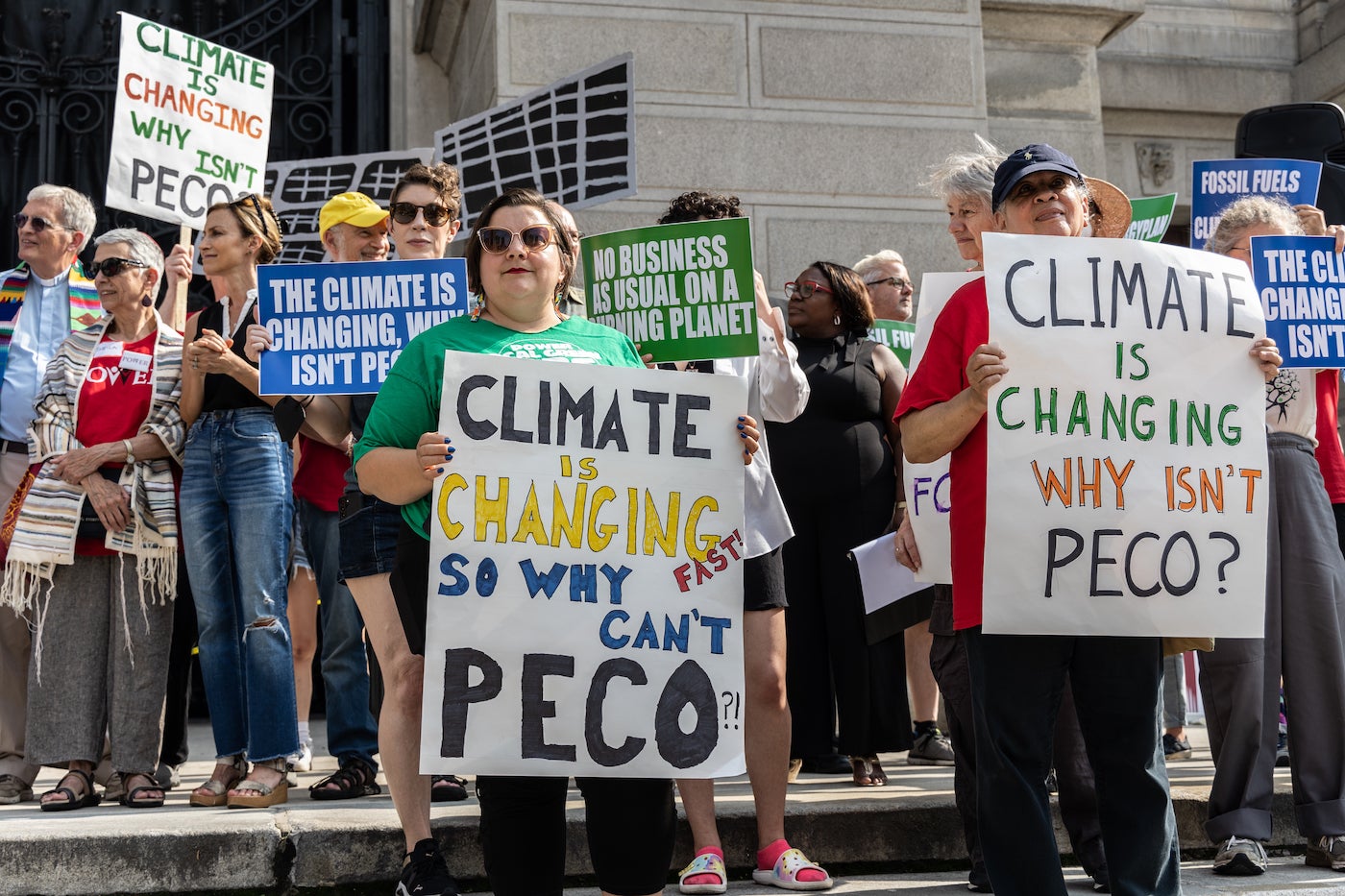 Activists push PECO to buy renewable energy - WHYY
