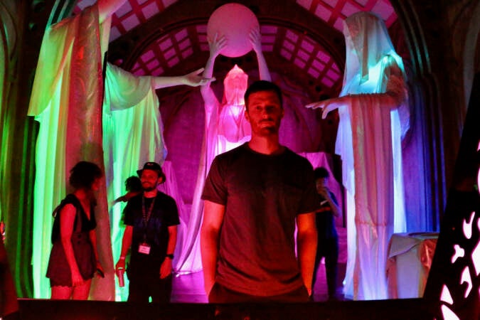 Philly’s Otherworld immersive experience features AI dystopia - WHYY