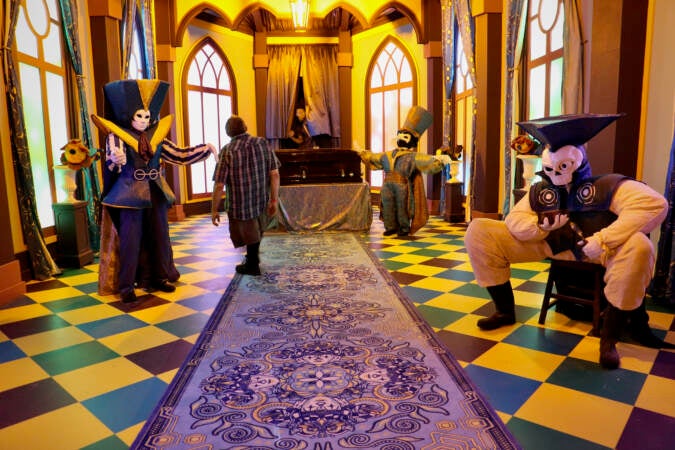 Philly’s Otherworld immersive experience features AI dystopia - WHYY