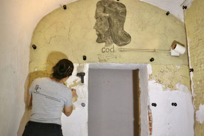Burlington County Prison Museum preserves graffiti - WHYY