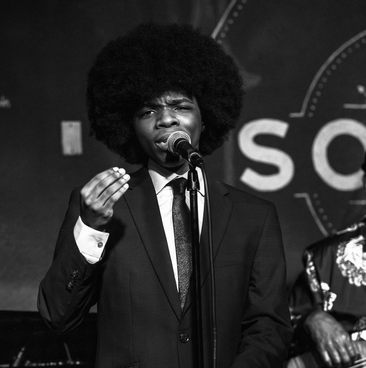 Philly singer Nathanael Barlow makes it to semifinals at ‘Amateur at ...