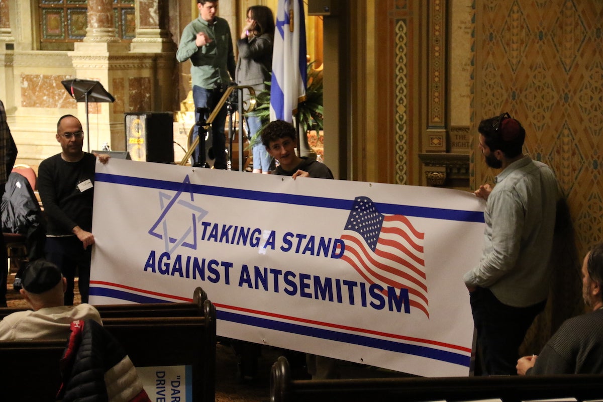 Shapiro, Casey deliver speeches at Rodeph Shalom rally - WHYY