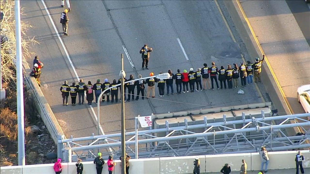 32 protesters arrested for blocking traffic on I-76 in Center City - WHYY