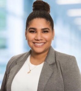 Philly apprenticeship programs: Aon opens applications to students - WHYY