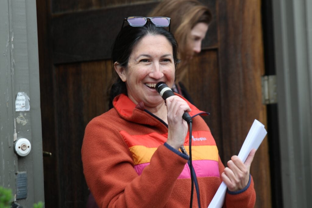 Fishtown Beer Runners celebrate founder David April’s legacy - WHYY