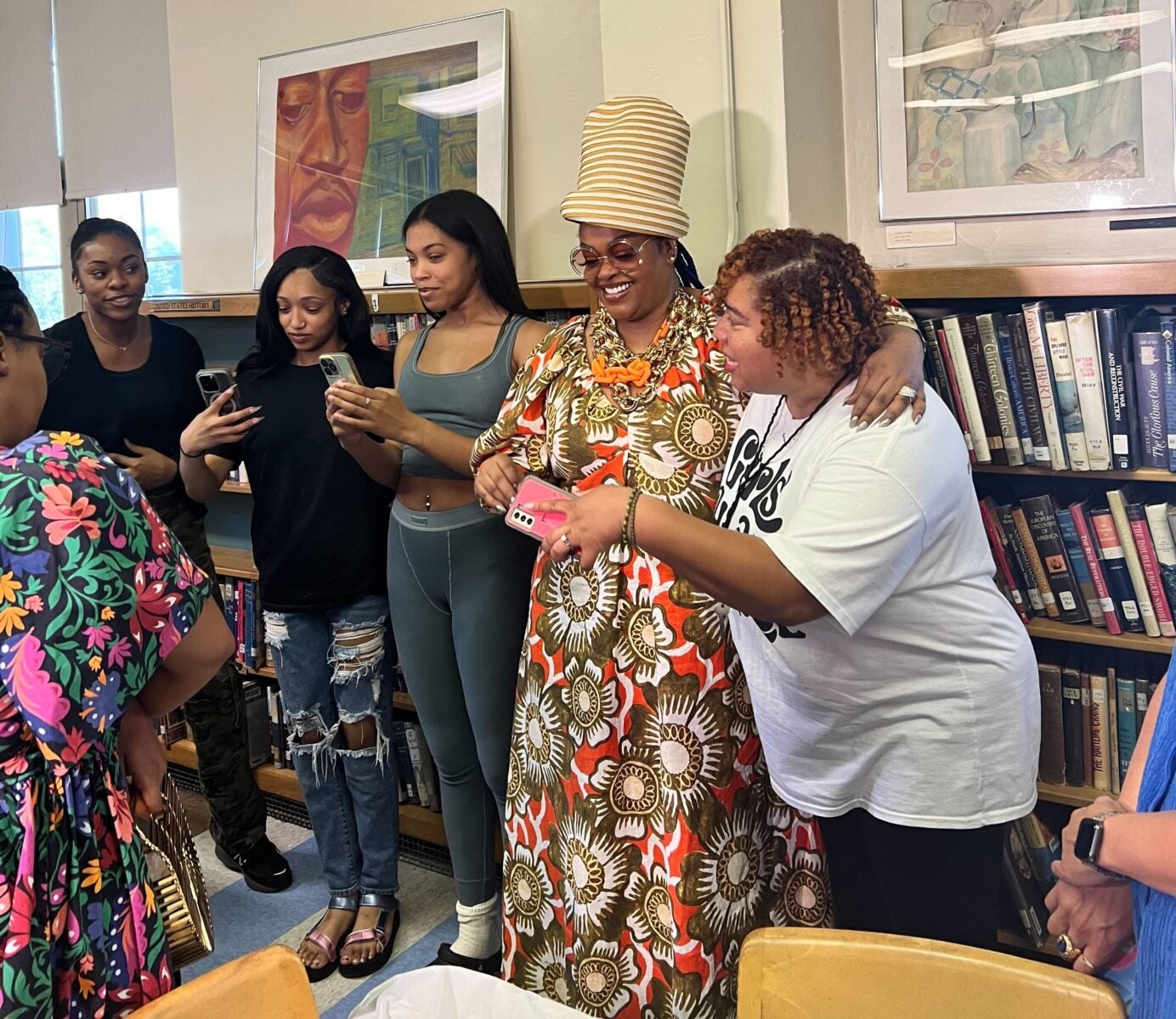 Philly native Jill Scott honored with a mural at her alma mater, Girls ...
