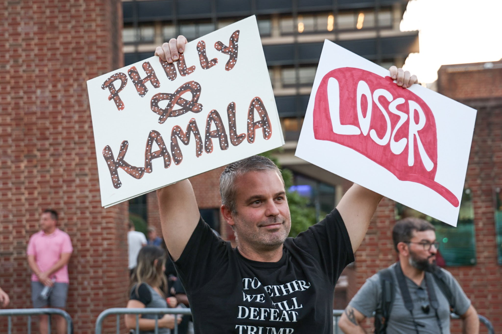 Harris-Trump debate in Philly: Photos from protests, watch parties and ...