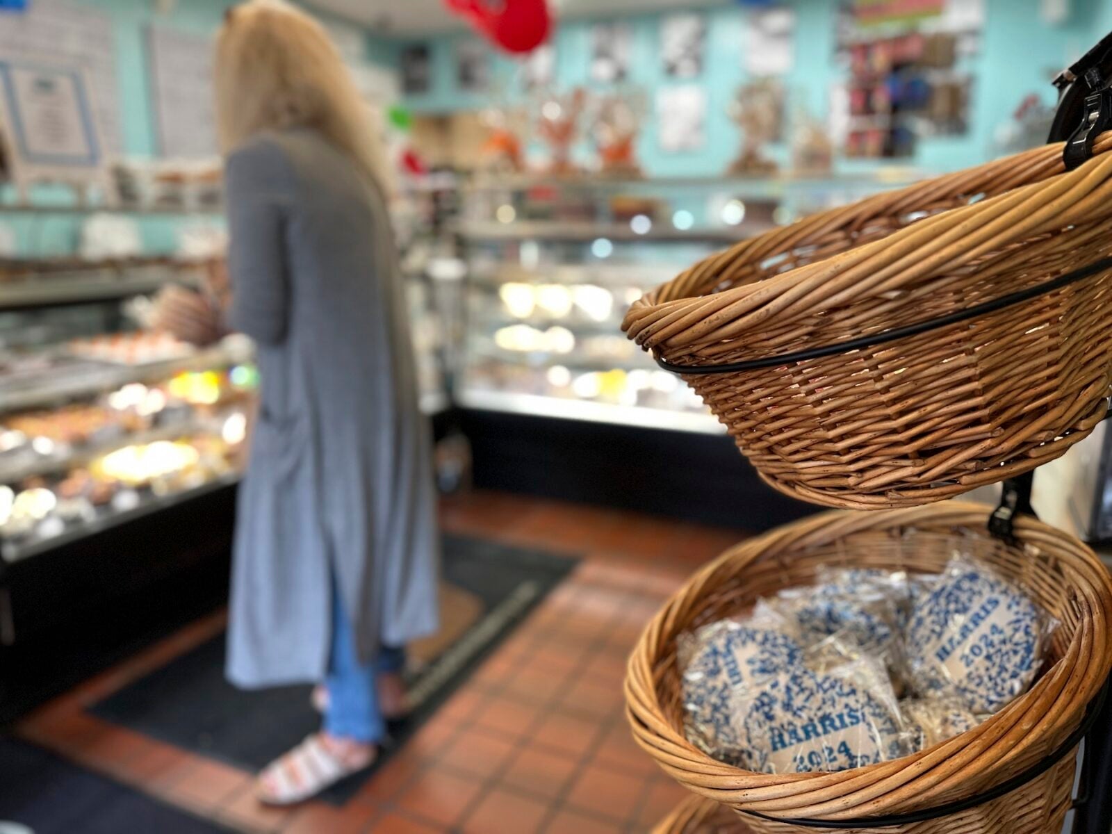 A Hatboro, Pa. bakery known for its election cookie poll is swamped ...