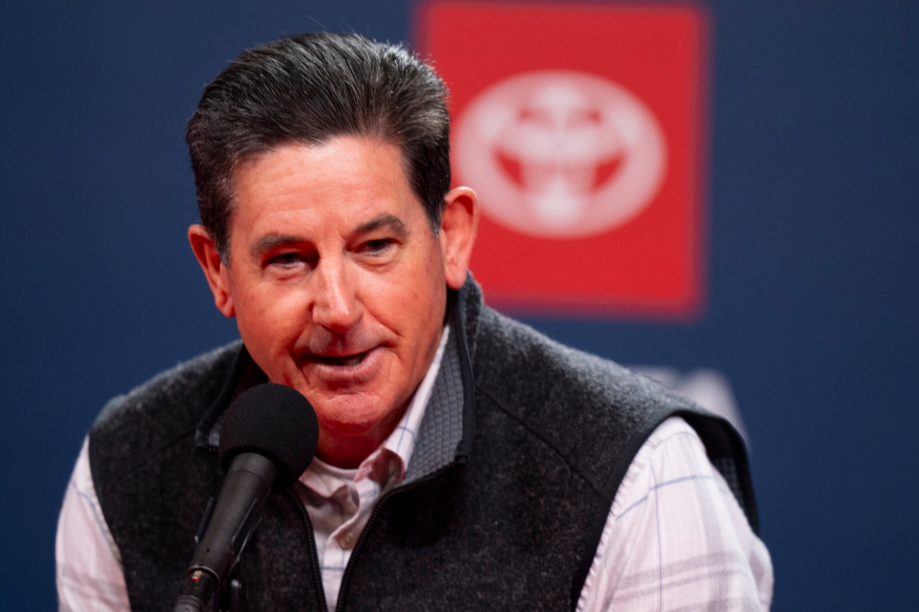 Phillies sign manager Rob Thomson to 1-year extension - WHYY