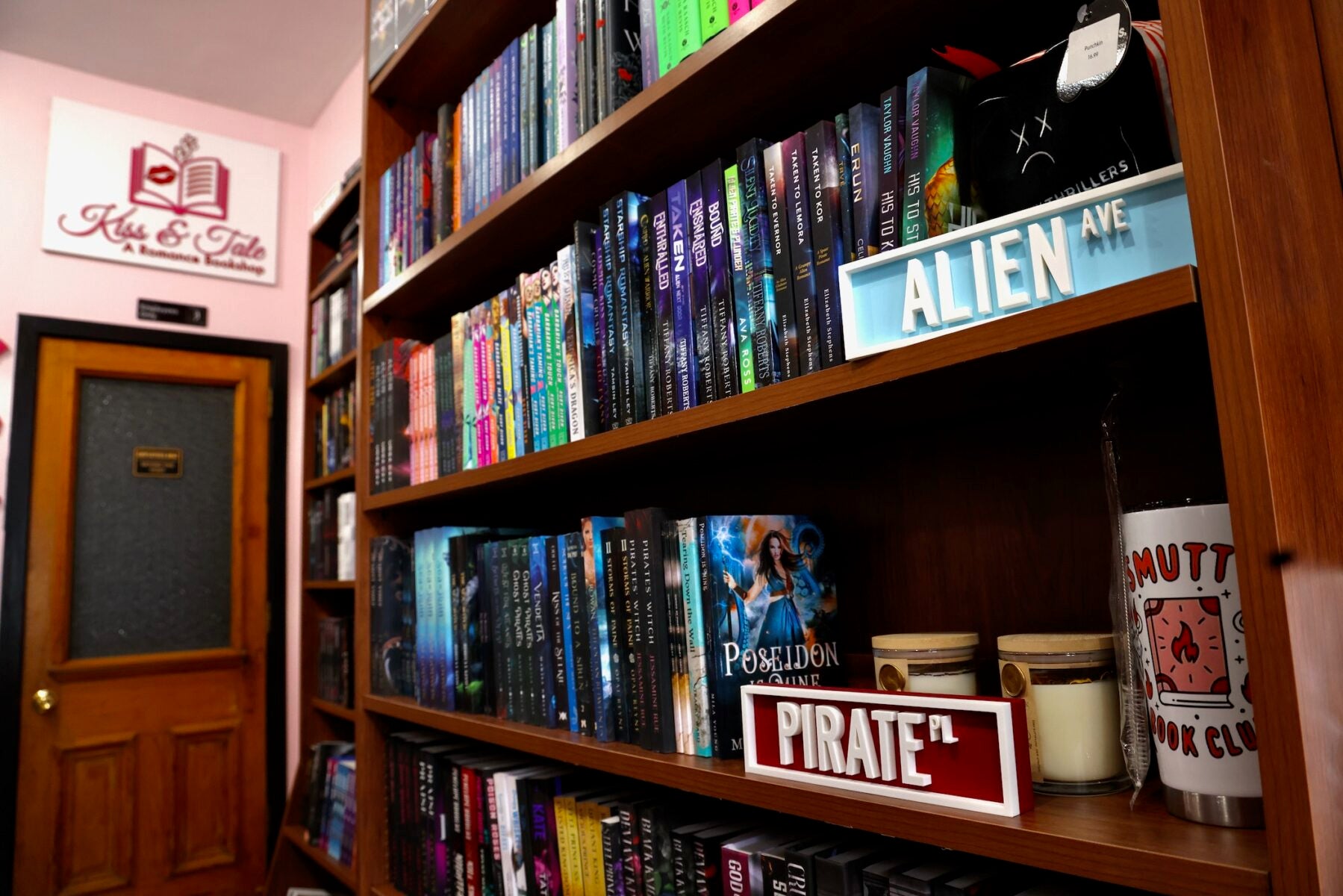 Kiss & Tale bookstore in Collingswood opens for romance lovers - WHYY