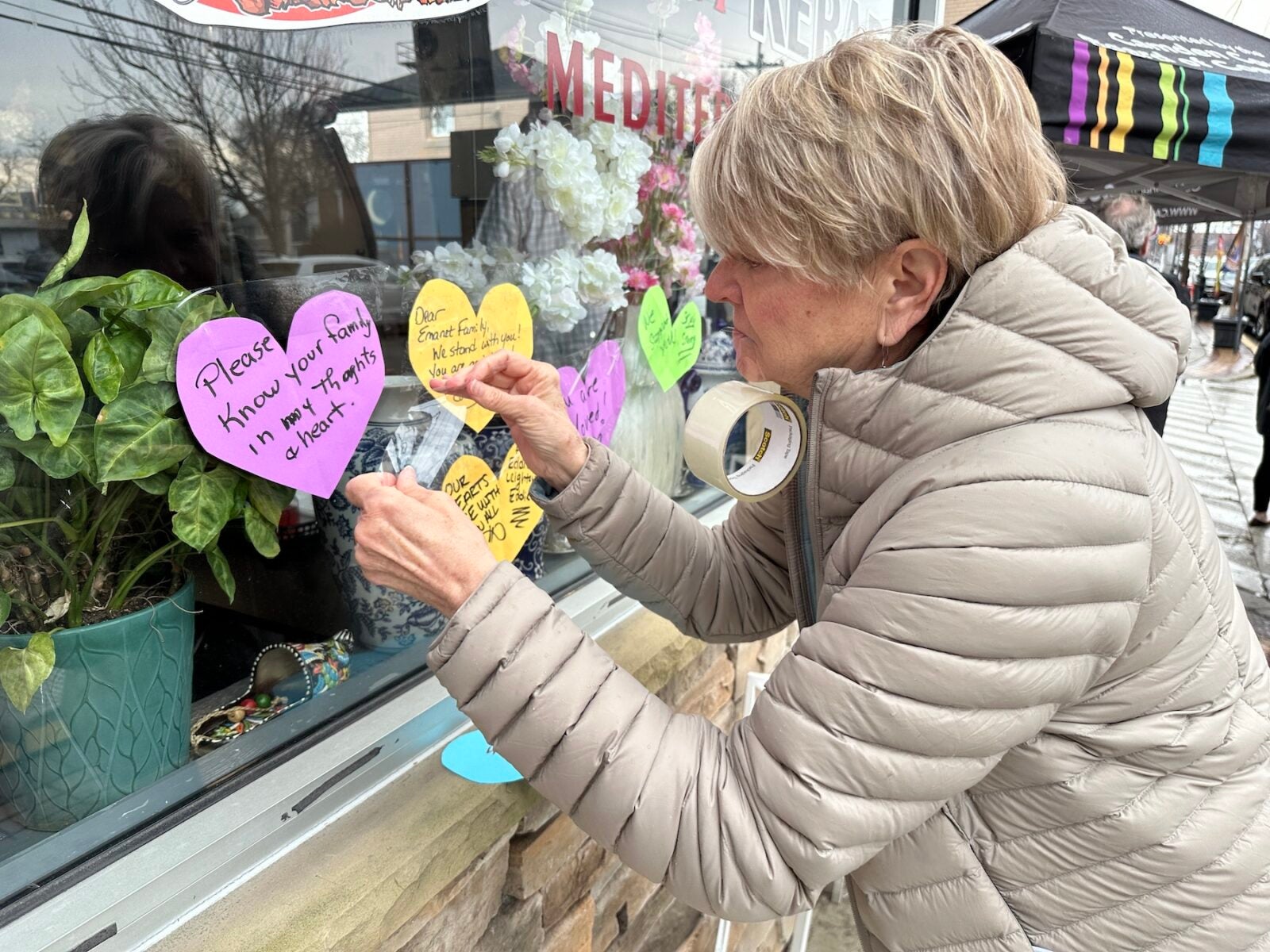 Haddon Twp. residents rally for restaurant owners detained by ICE - WHYY