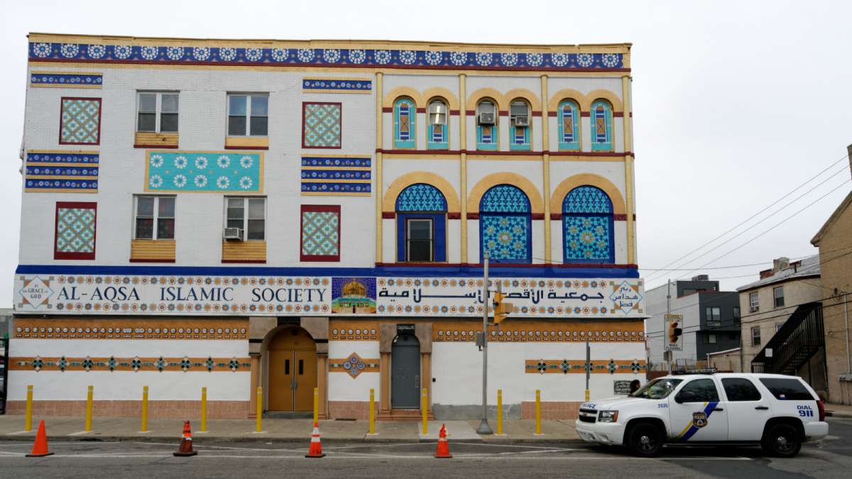 Shapiro joins iftar at Philly mosque to announce record grant - WHYY