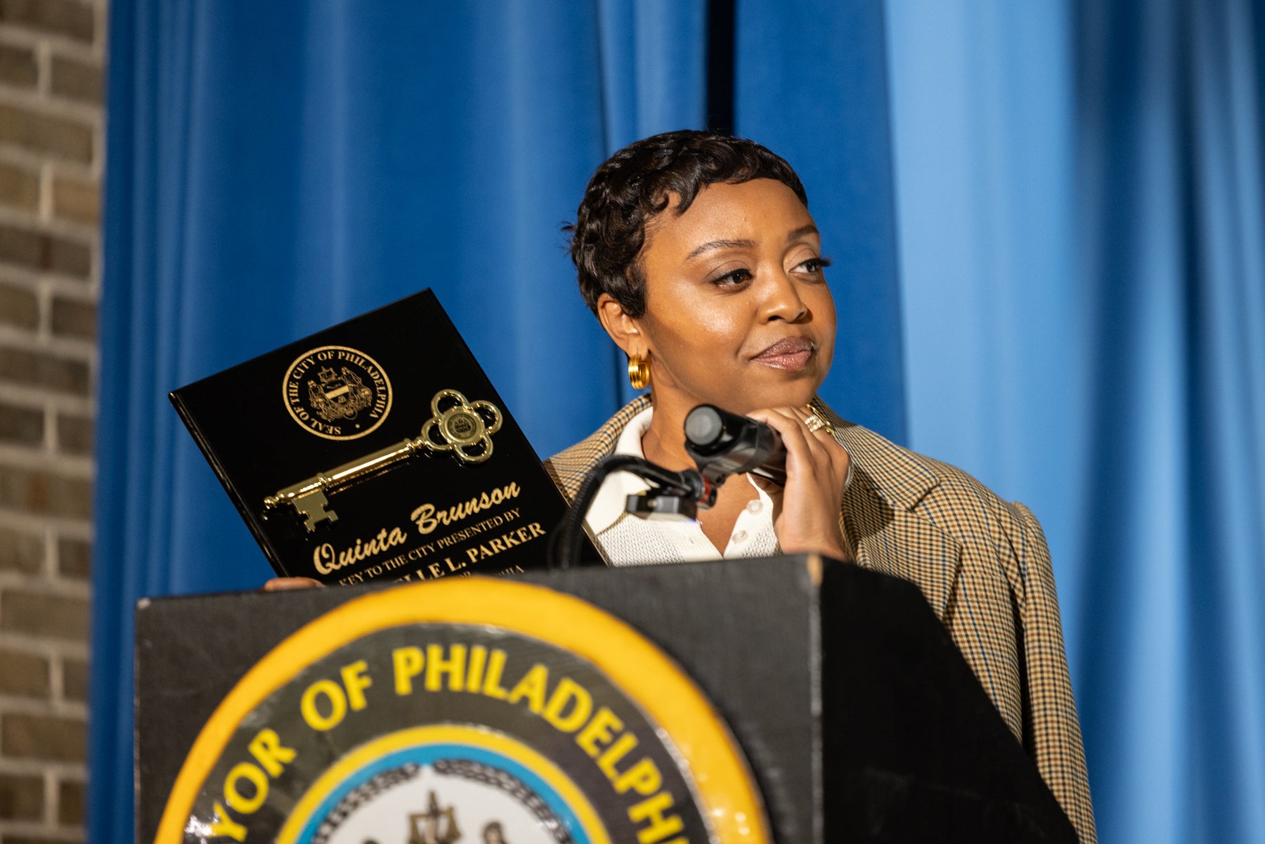'Abbott' star Quinta Brunson honored at West Philly school - WHYY